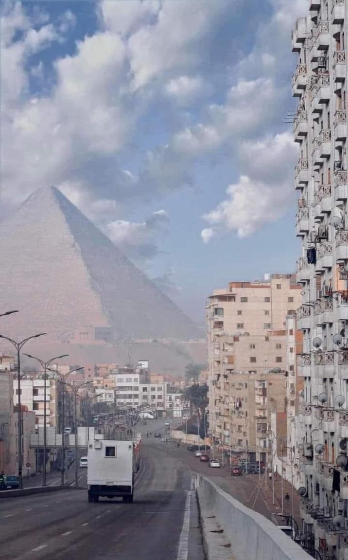 25 Cool Sights Seen From Alternate Angles | Know Your Meme