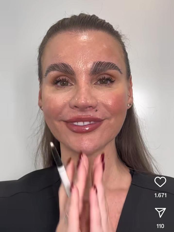 25 People Who Did Weird Things To Their Eyebrows | Know Your Meme