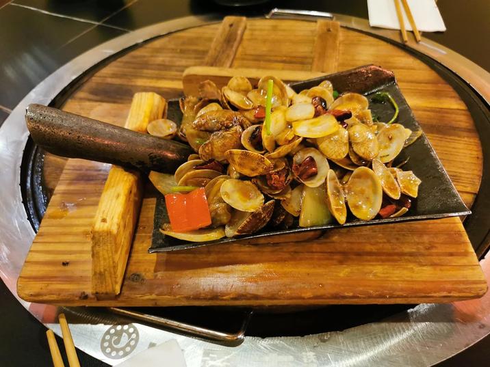 25 Examples Of Bizarre Plating Methods At Restaurants | Know Your Meme