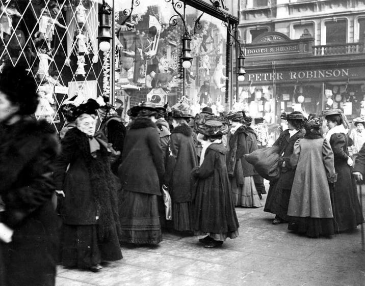 London shoppers, 1905 | History / Nostalgia | Know Your Meme