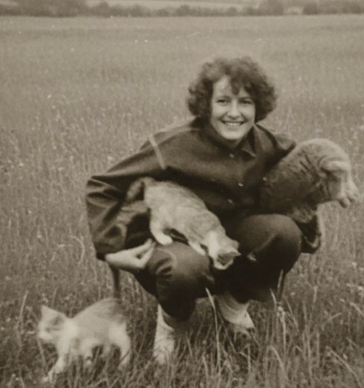 A woman on the farm, 1940s | History / Nostalgia | Know Your Meme