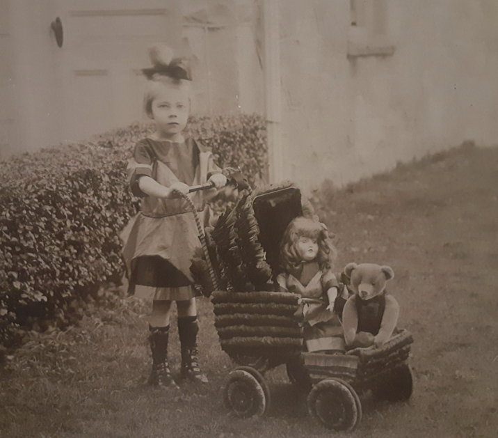 A Collection Of Moments And Memories From The 1920s | Know Your Meme