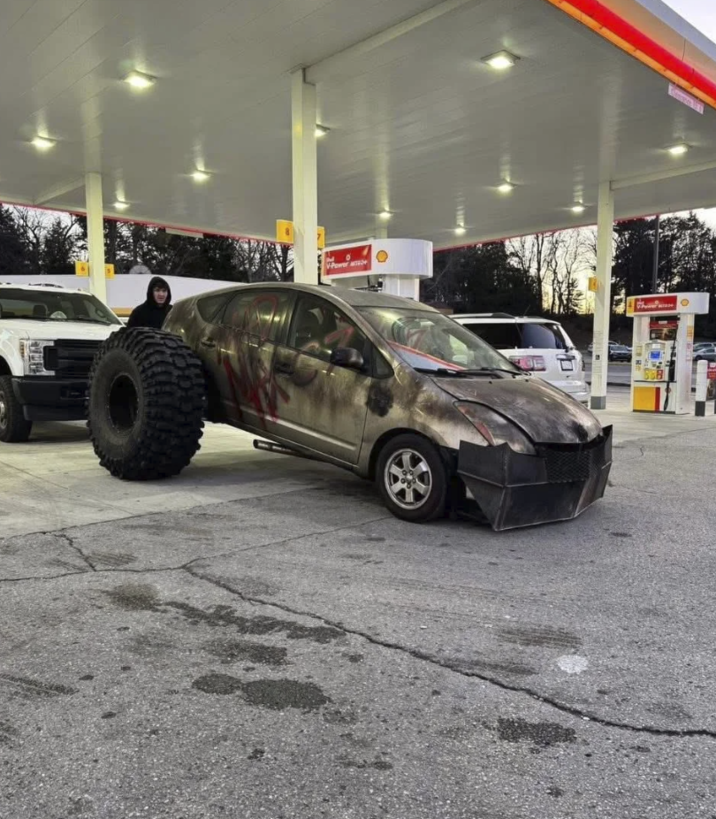 25 Horribly Modified Cars Made To Shock People | Know Your Meme