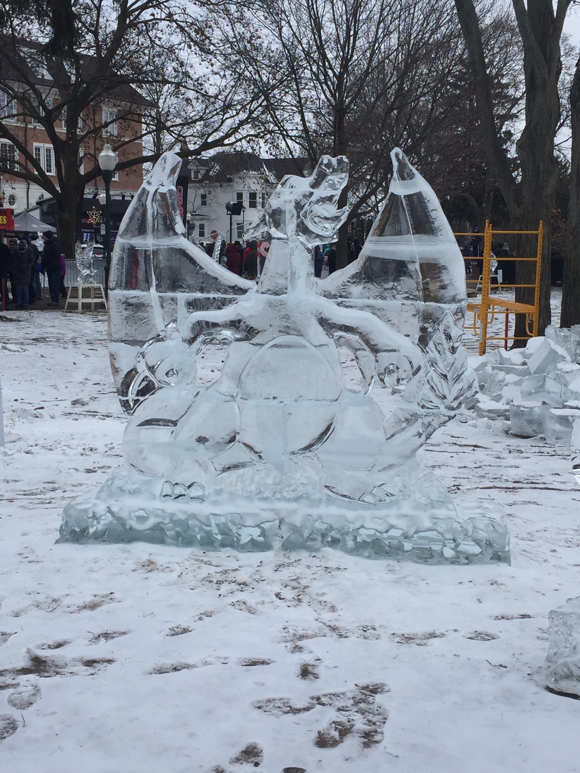Charizard ice sculpture | Pokémon | Know Your Meme