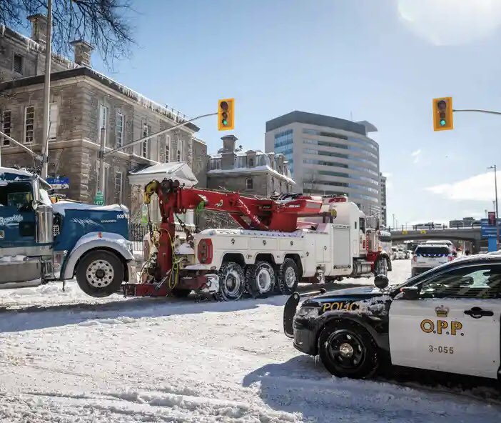 Towing a Truck | Canadian Freedom Convoy / Convoi de la Liberté | Know ...