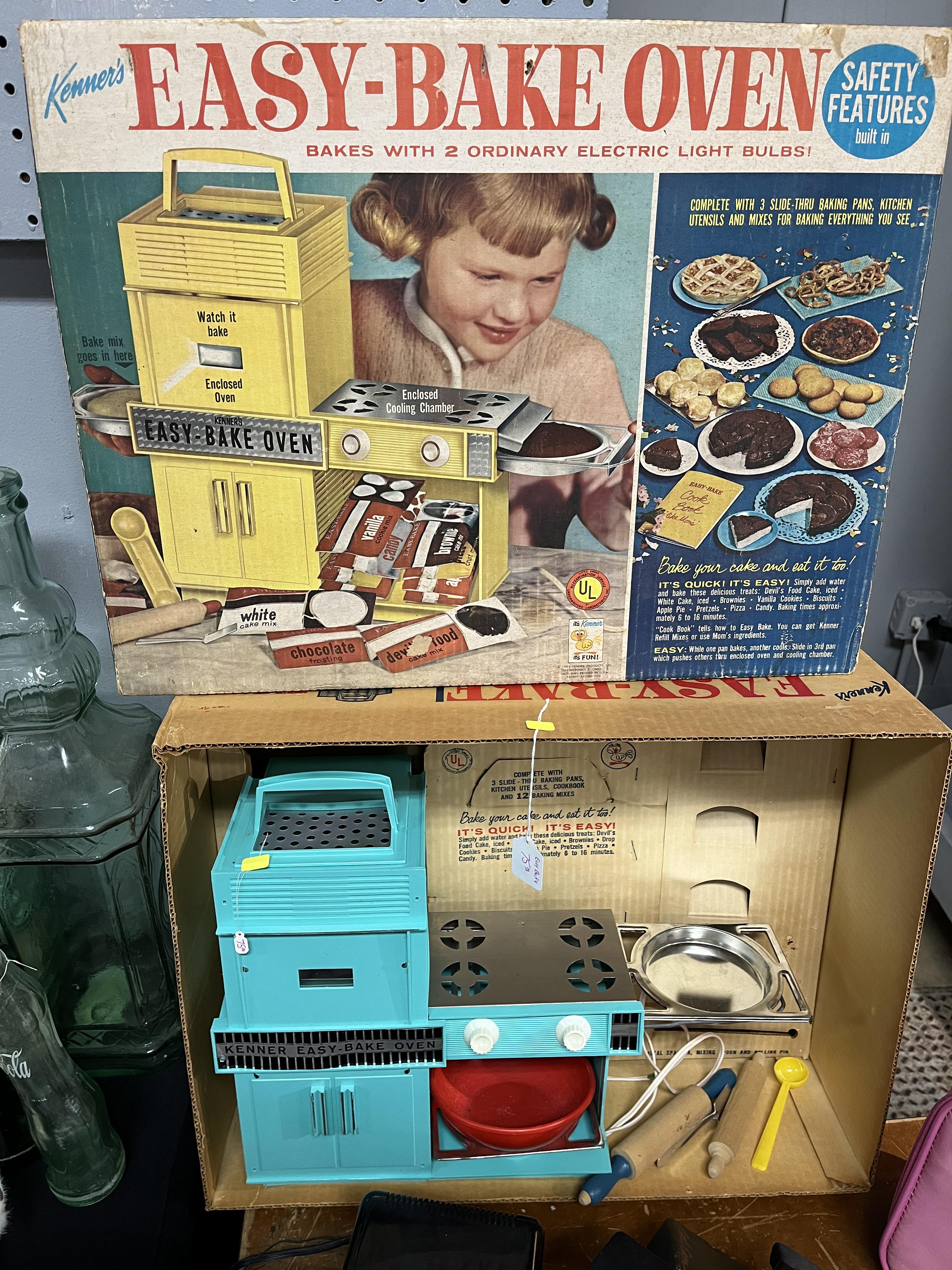 The Original Easy Bake Oven History Nostalgia Know Your Meme