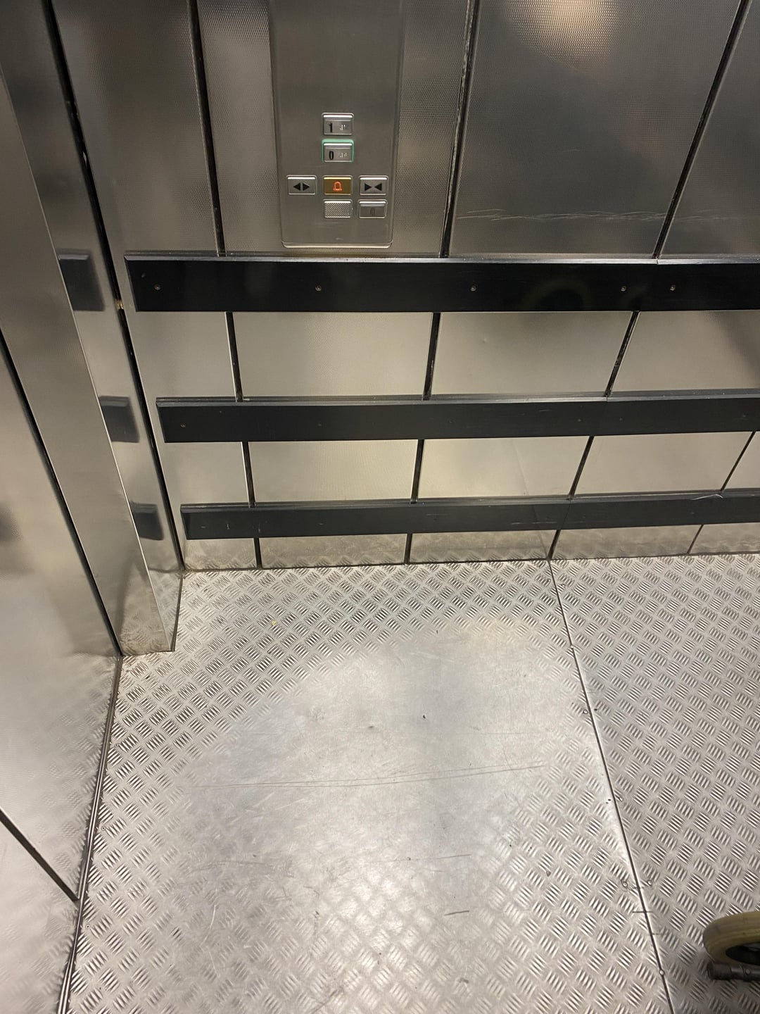This elevator floor | Know Your Meme