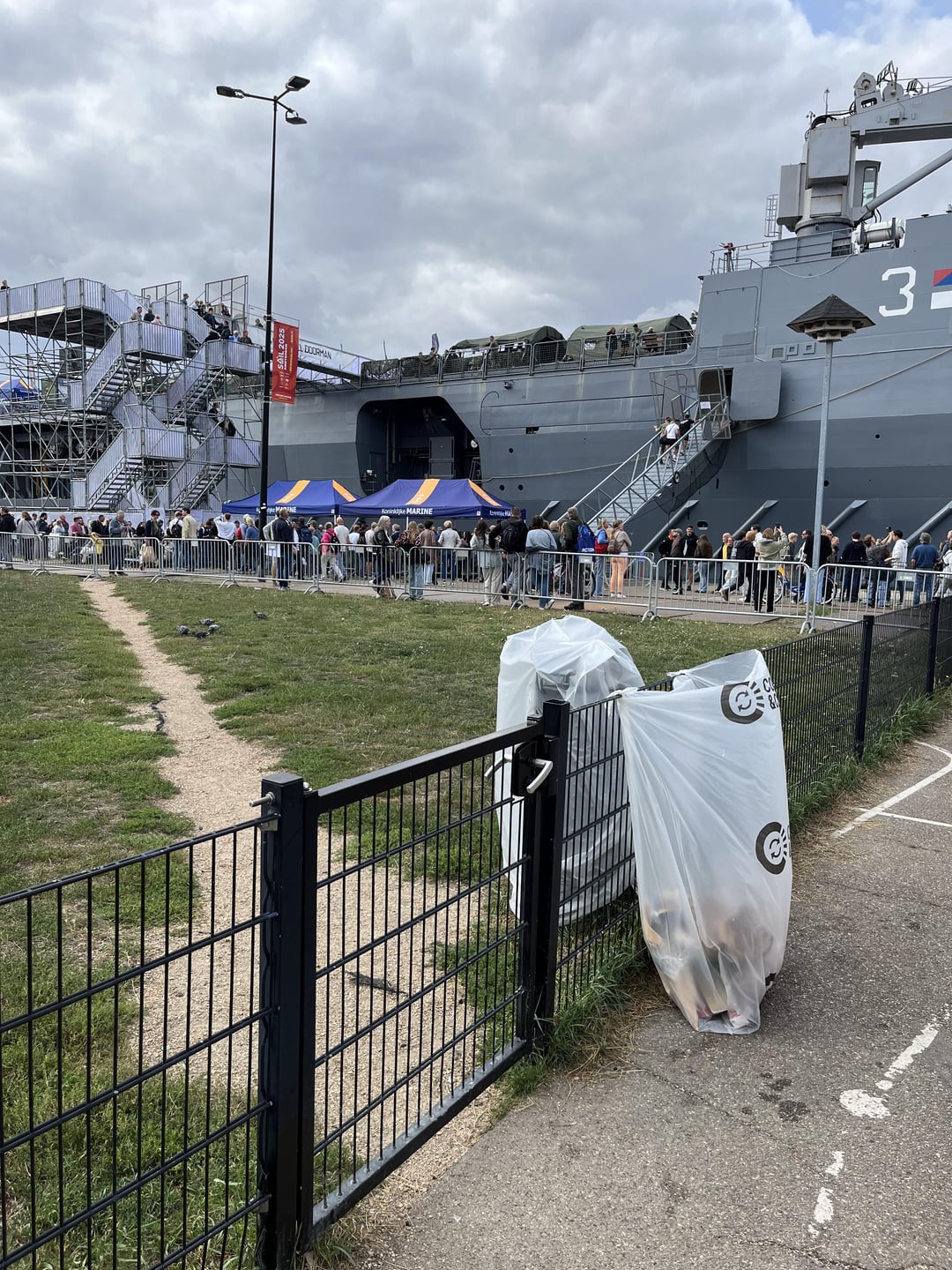 Fence hopping | Know Your Meme