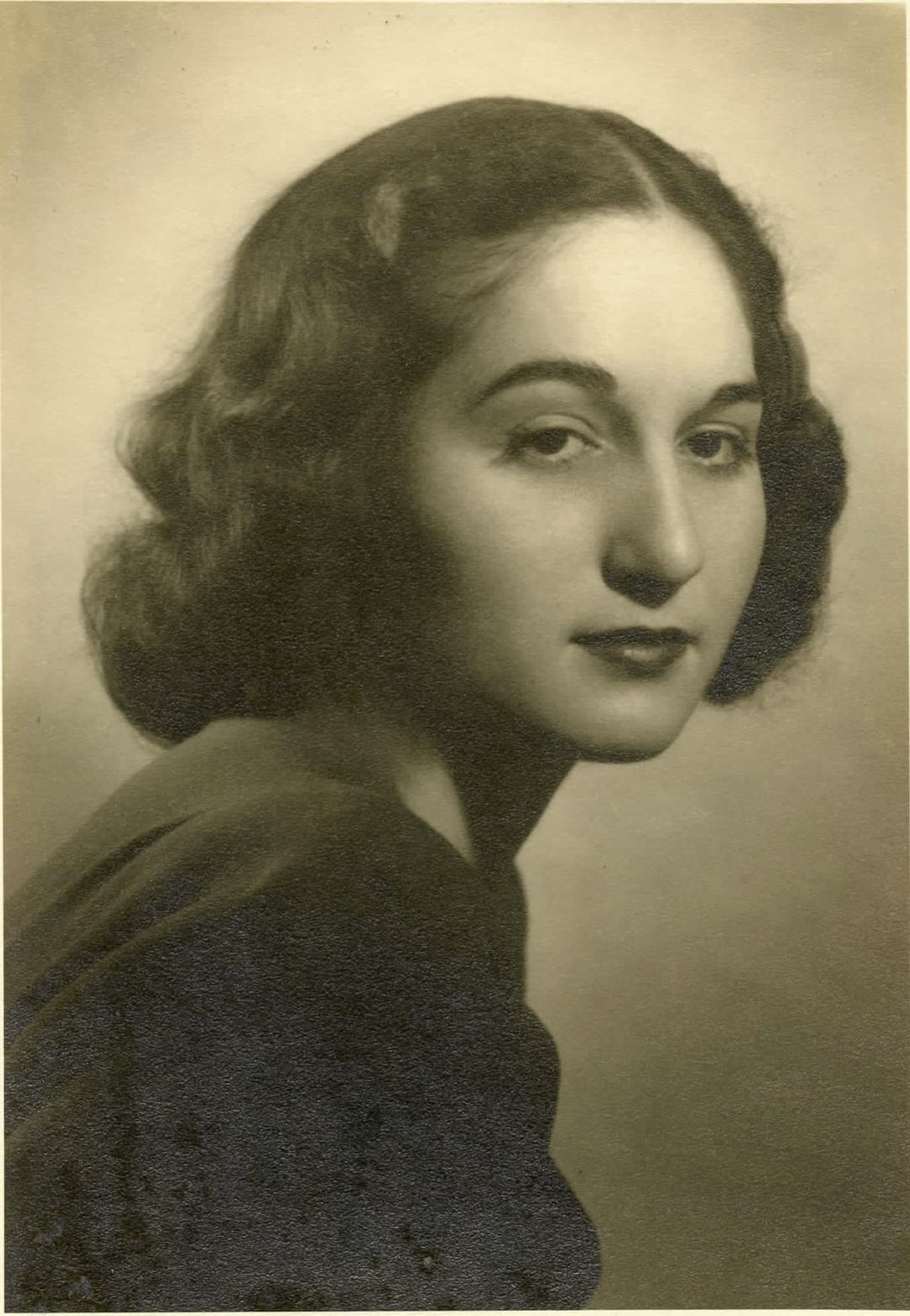 A 1940s studio photo | History / Nostalgia | Know Your Meme