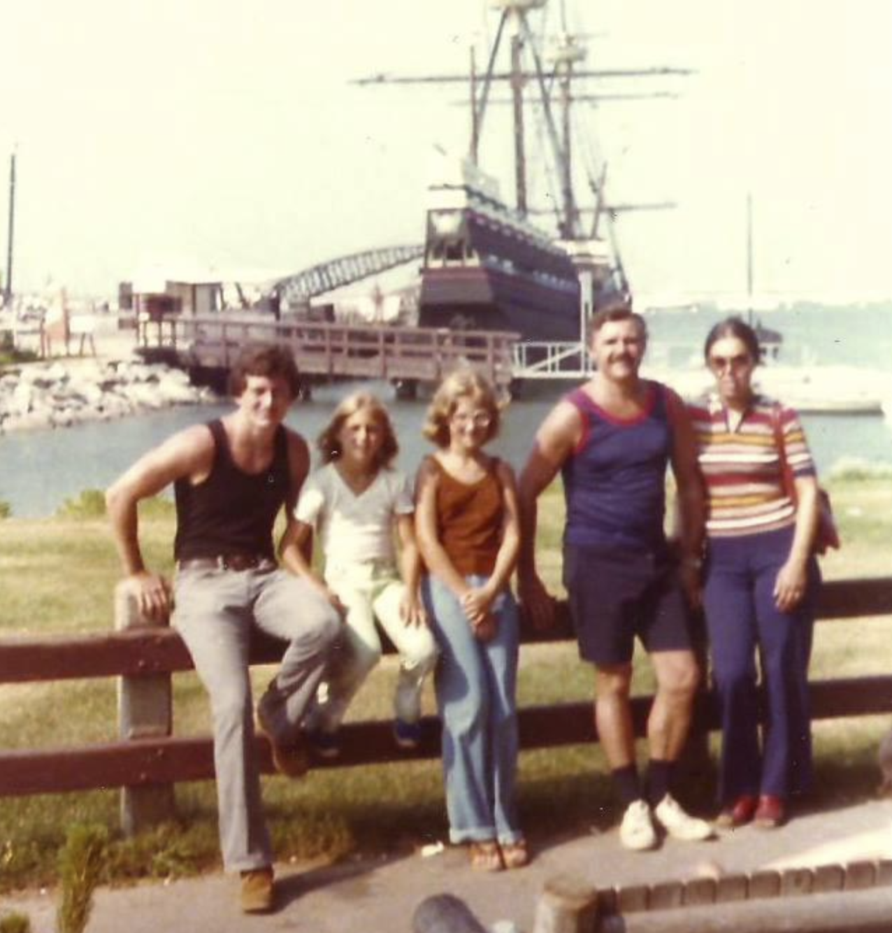 A 1970s family photo | History / Nostalgia | Know Your Meme