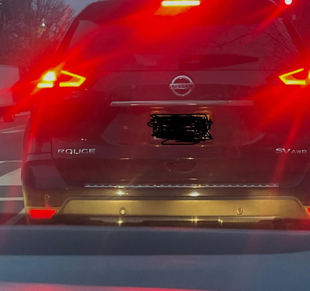 "Rogue" is misspelled on this Nissan Rogue | Know Your Meme
