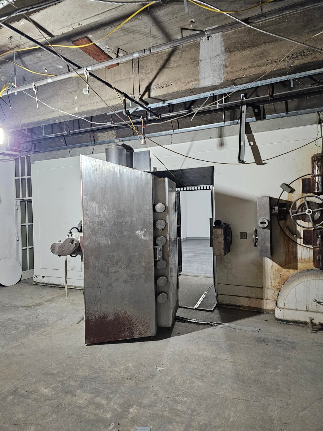 This vault door | Absolute Unit | Know Your Meme