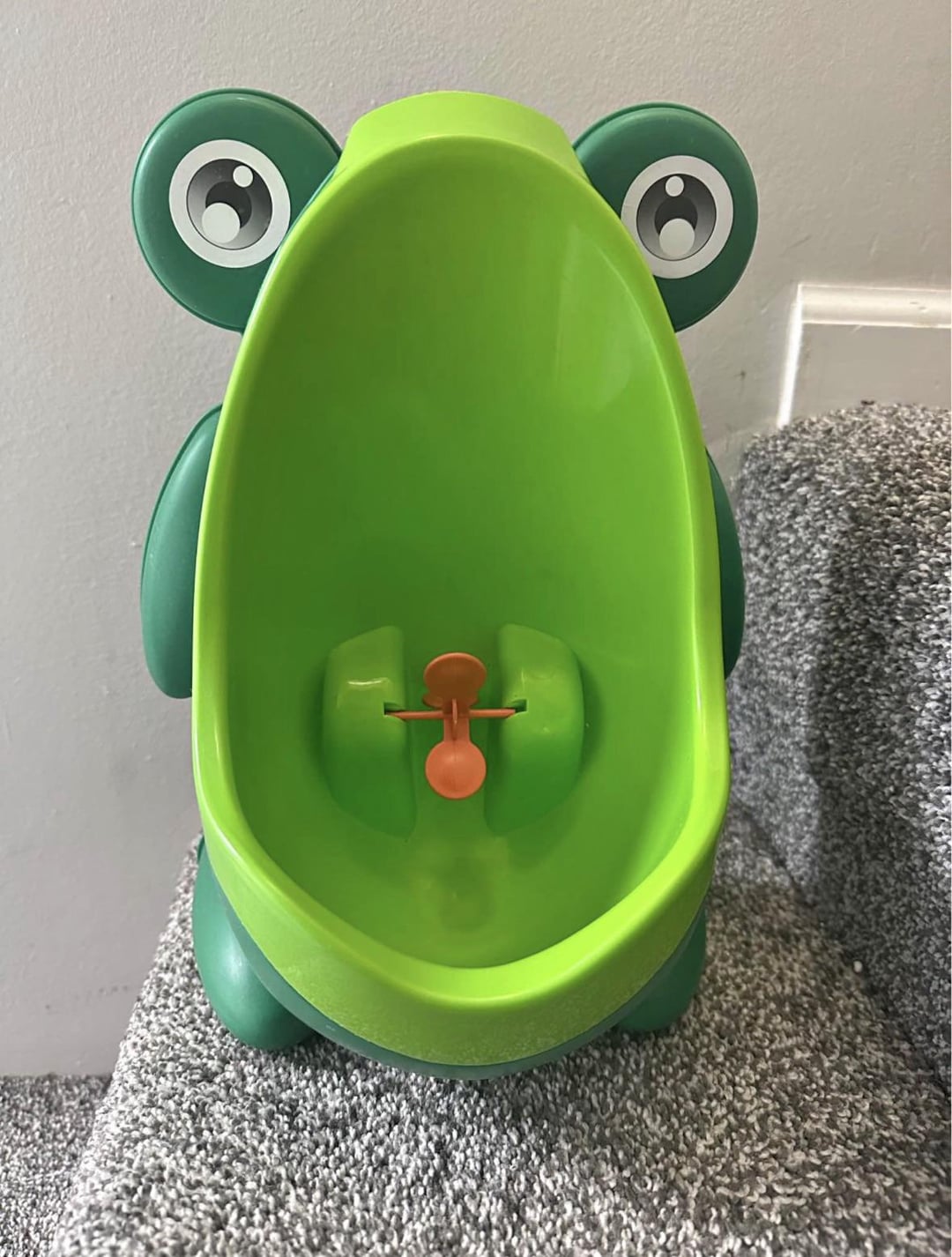 This potty that will create splashing | Know Your Meme