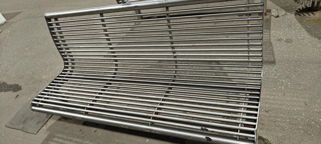 Stainless steel benches that get way too hot and way too cold | Know ...