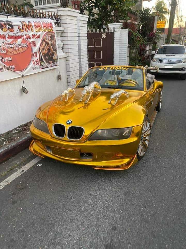Needs more gold | /r/Shitty_Car_Mods / Shitty Car Mods | Know Your Meme