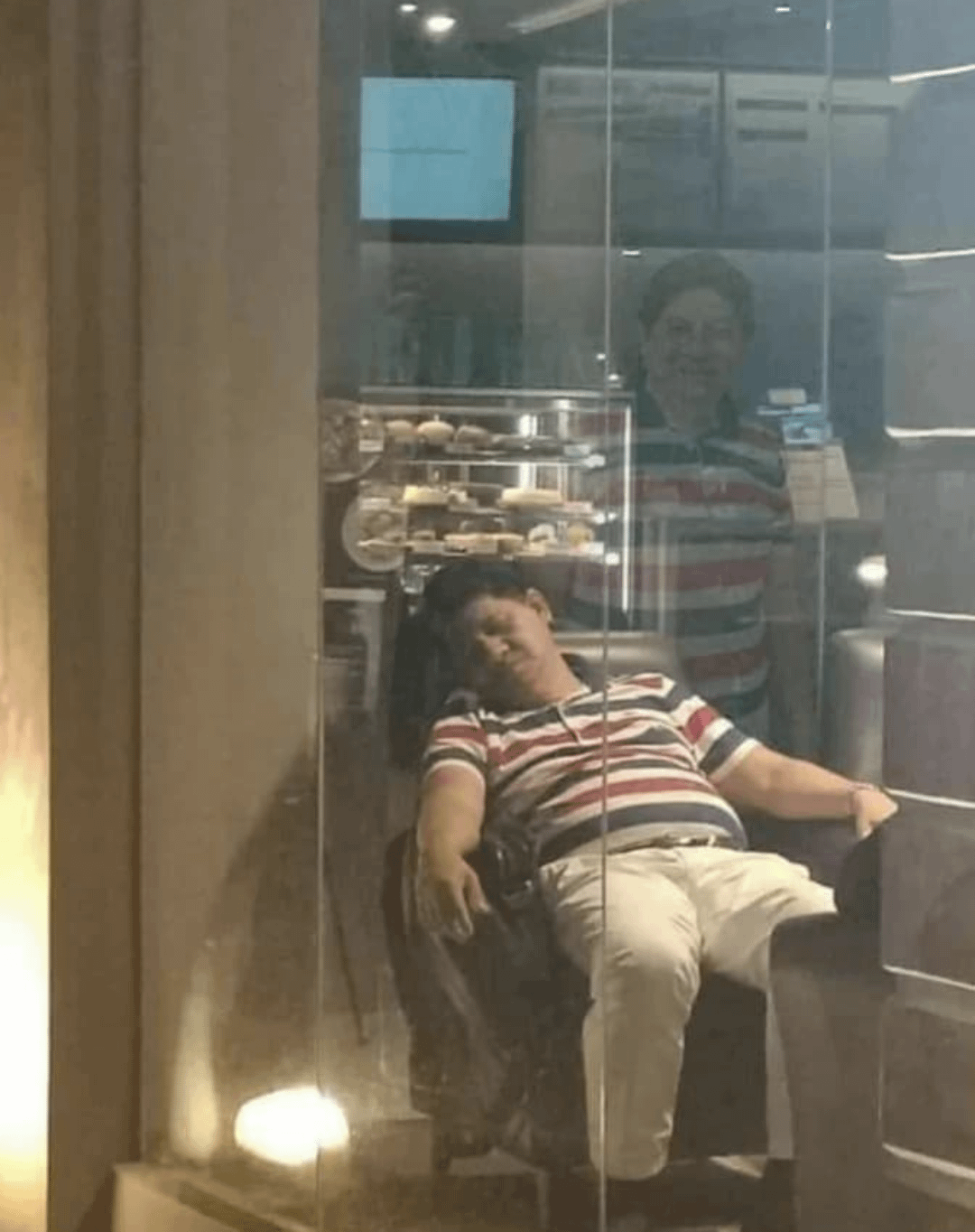 What's going on here? | /r/Hmmm | Know Your Meme