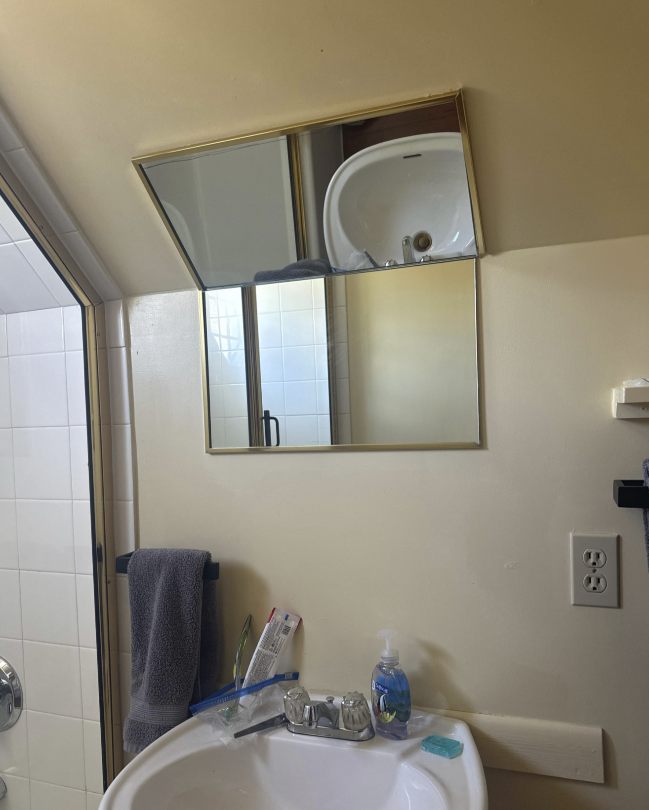 A bent mirror | DIY Fails | Know Your Meme