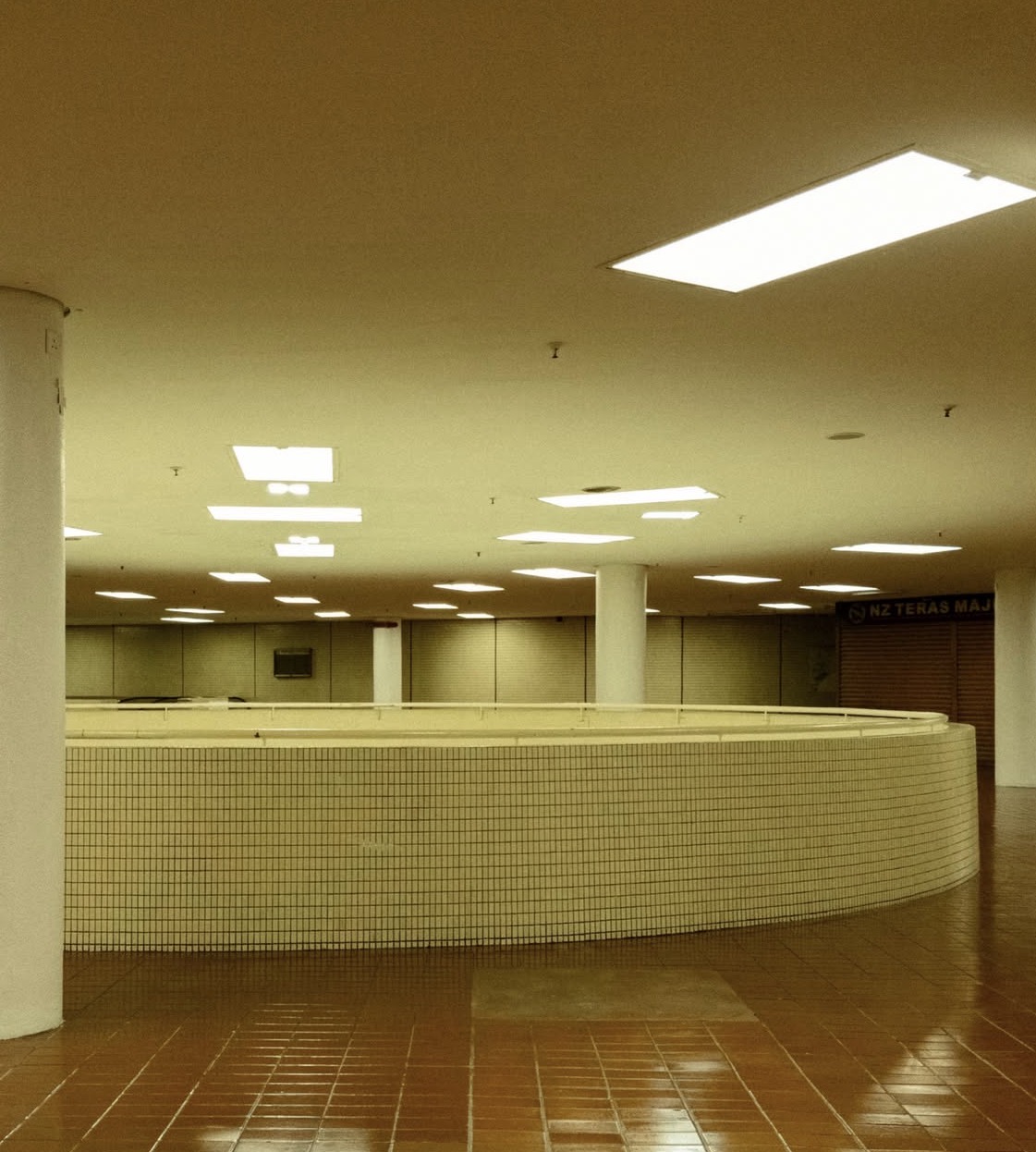 Mallrooms | Liminal Spaces / Images With Elegiac Auras / Dreamcore ...